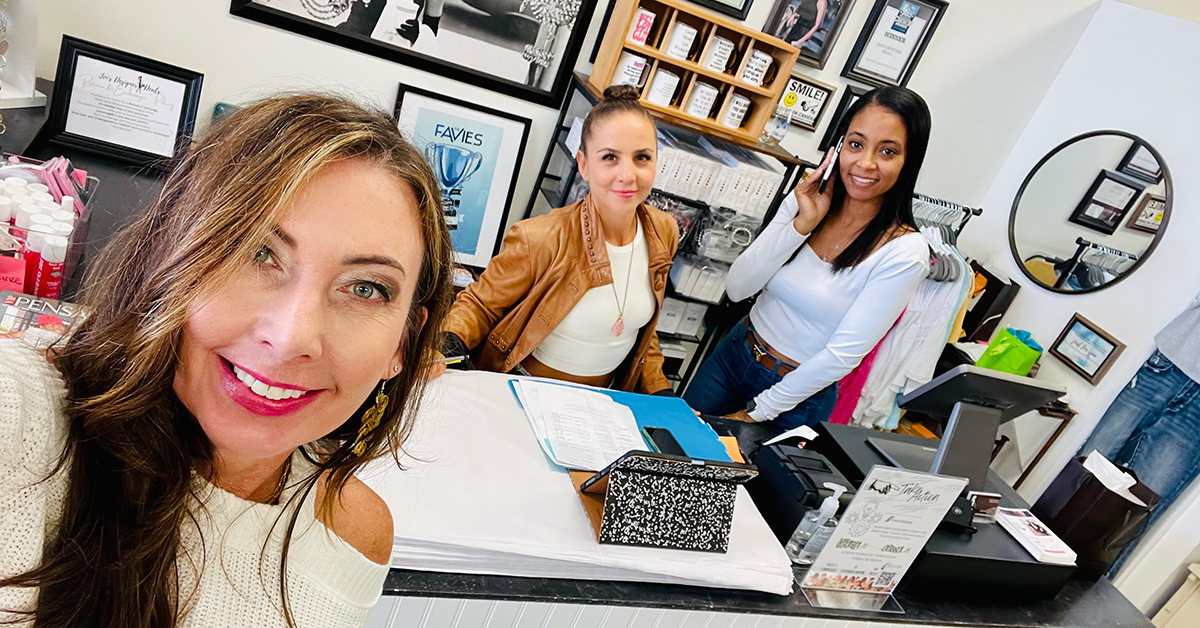 Santa Rosa EDO: Jen’s Designer Deal’s - A Stylish Success in Gulf Breeze